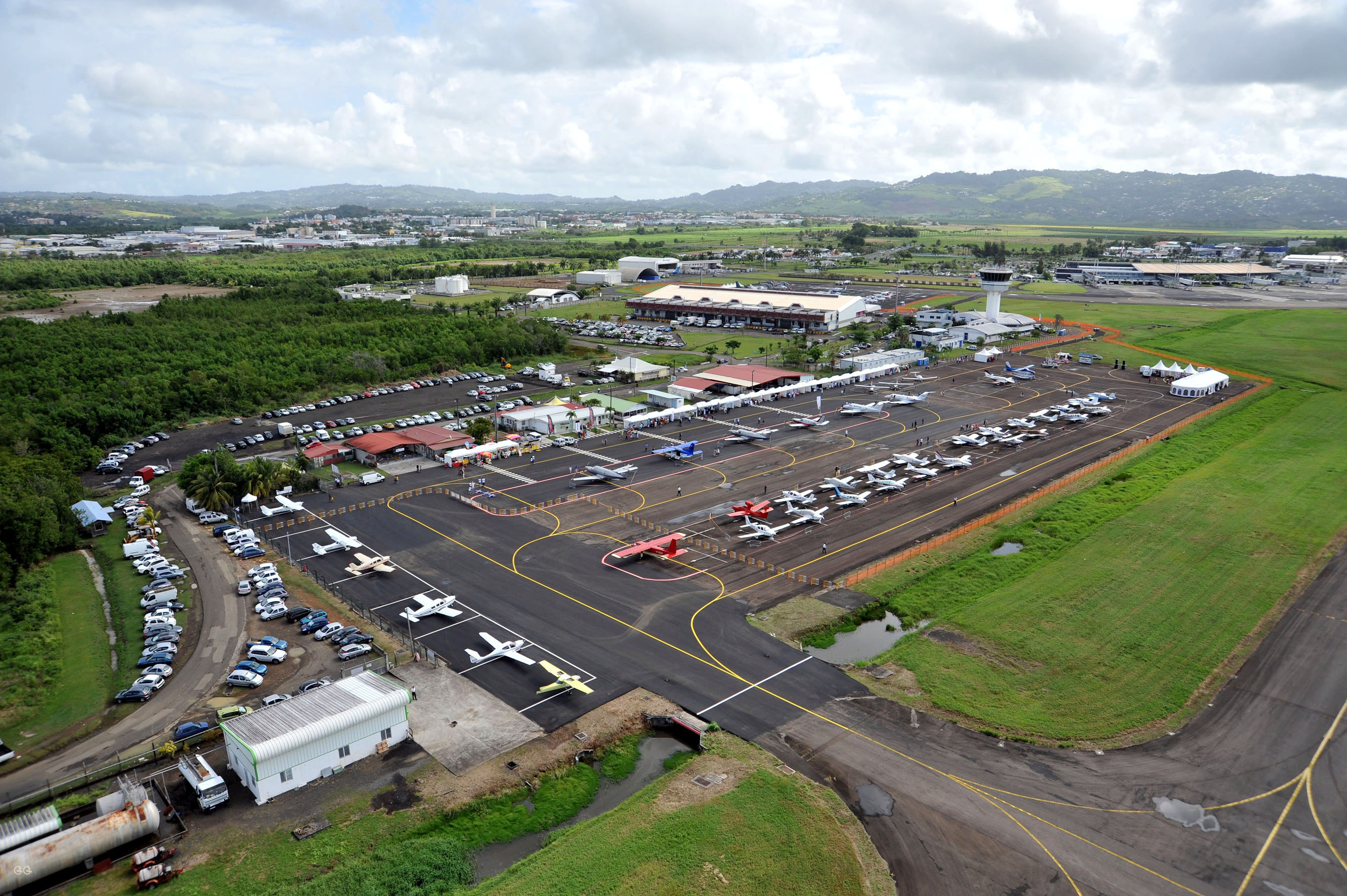 ZAG : Zone d'Aviation Générale - Aéroport International Martinique Aimé ...